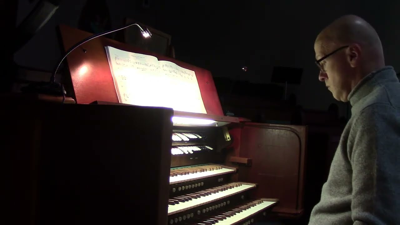 Little Prelude and Fugue in G Major, BWV 557, J S Bach - YouTube
