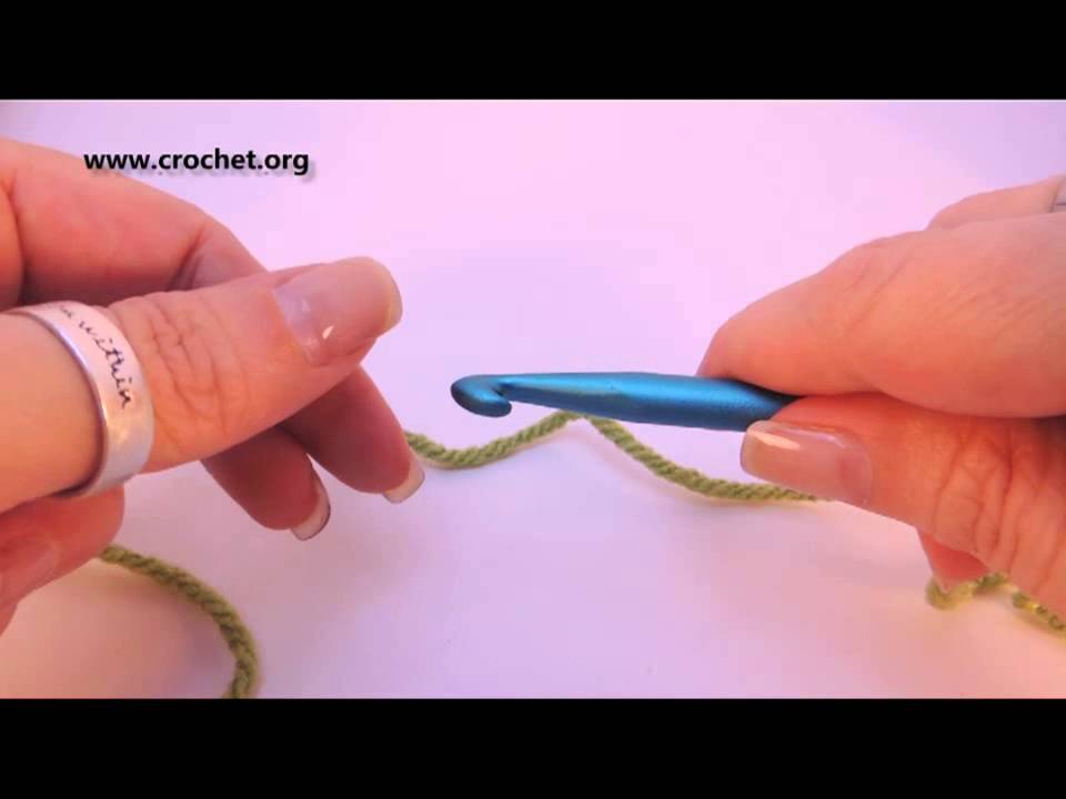 Learn to Crochet: Getting Started Right Handed - YouTube