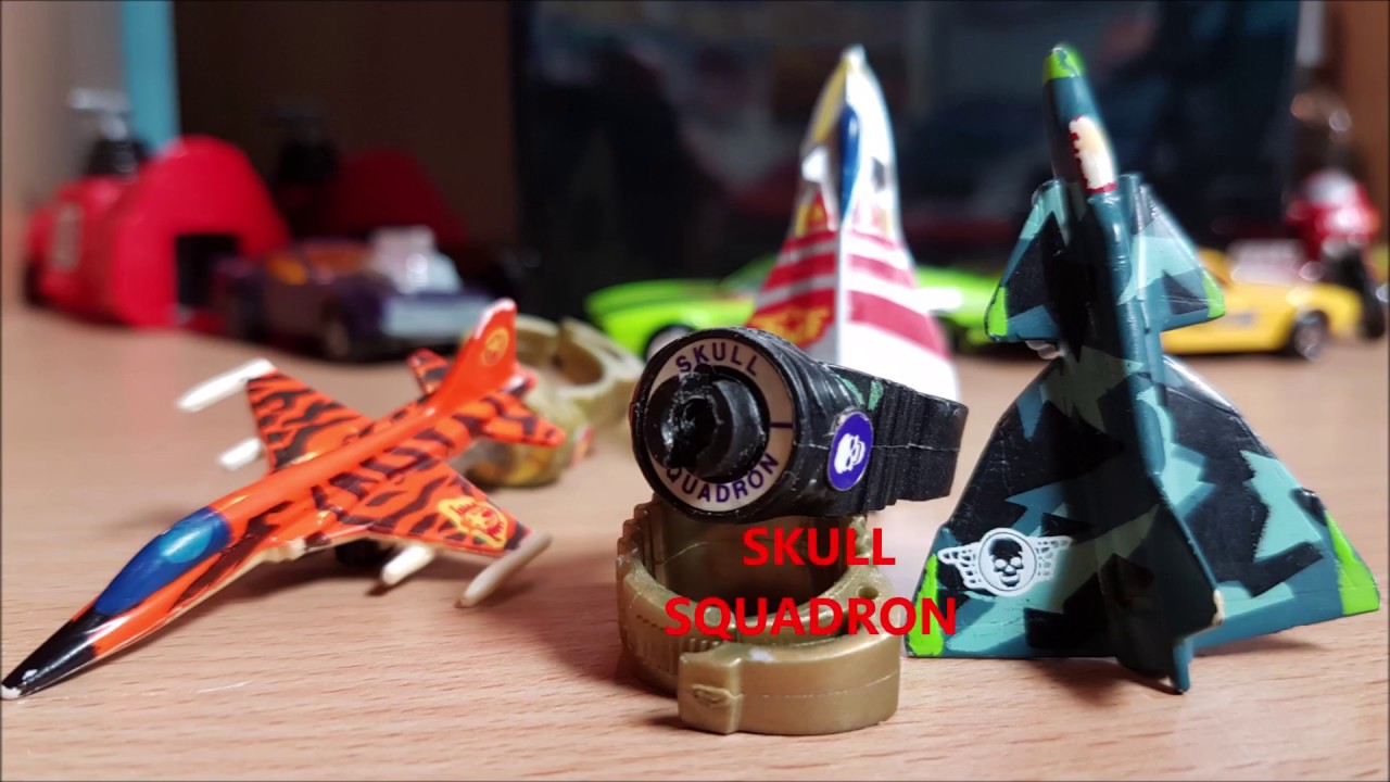 vintage Matchbox planes finger ring raiders skull squadron jets - YouTube