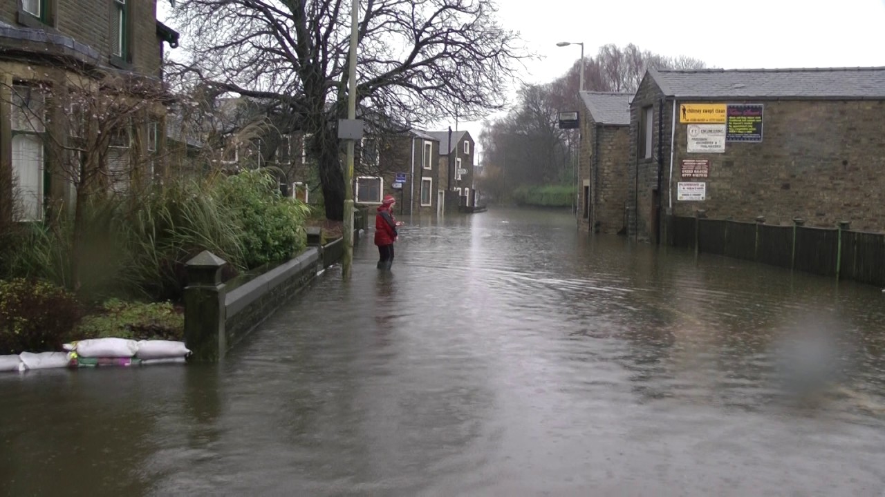 Earby Boxing Day Floods 2015 (video 1) - YouTube