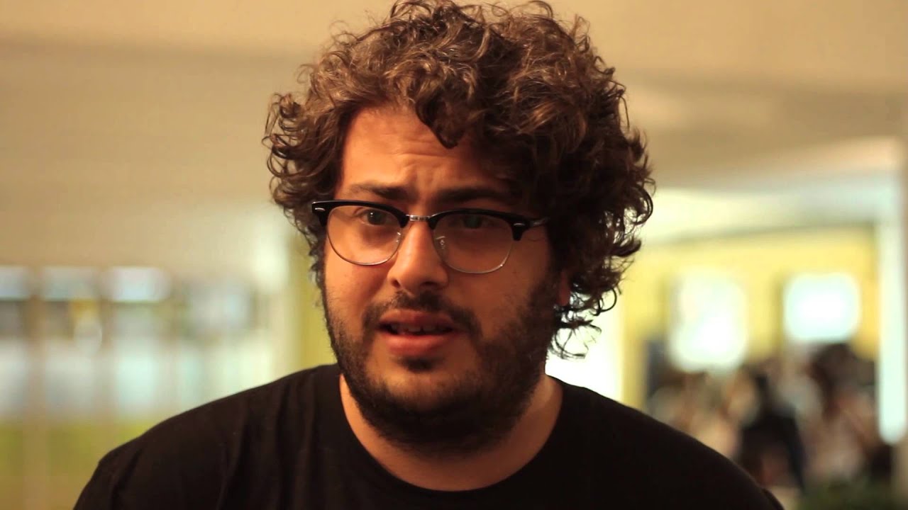 Marco Vélez habla sobre su cortometraje "The cutting room" - YouTube