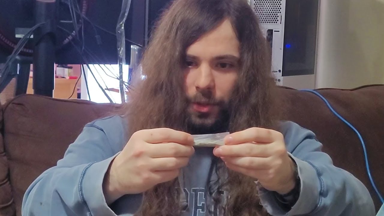 how to roll a joint - YouTube