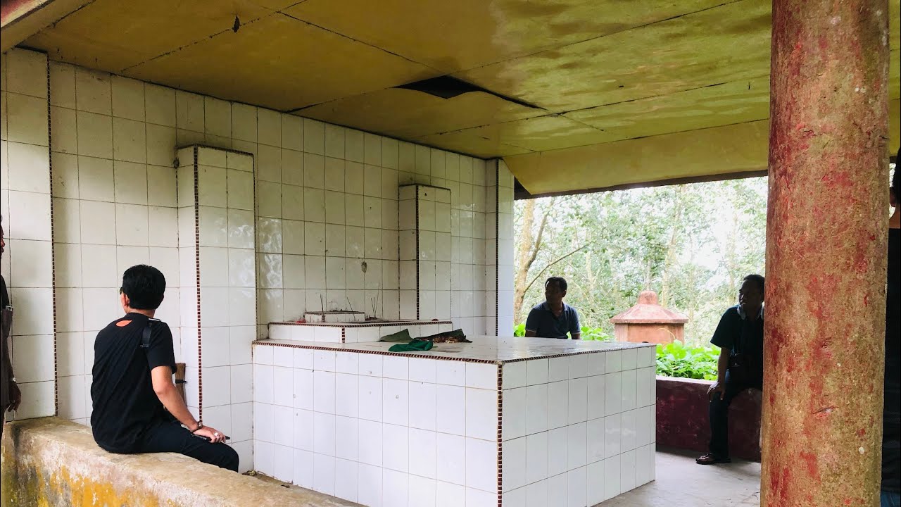 Siluman Kera Penunggu Bukit Katarina.. Mediator Sampai Makan Bunga ...