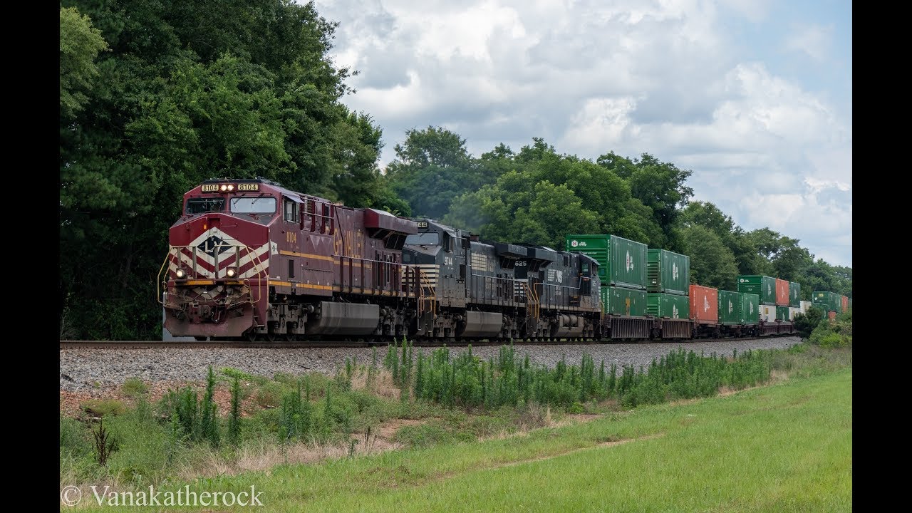 NS 8104 "Lehigh Valley" leads train 230 north - YouTube