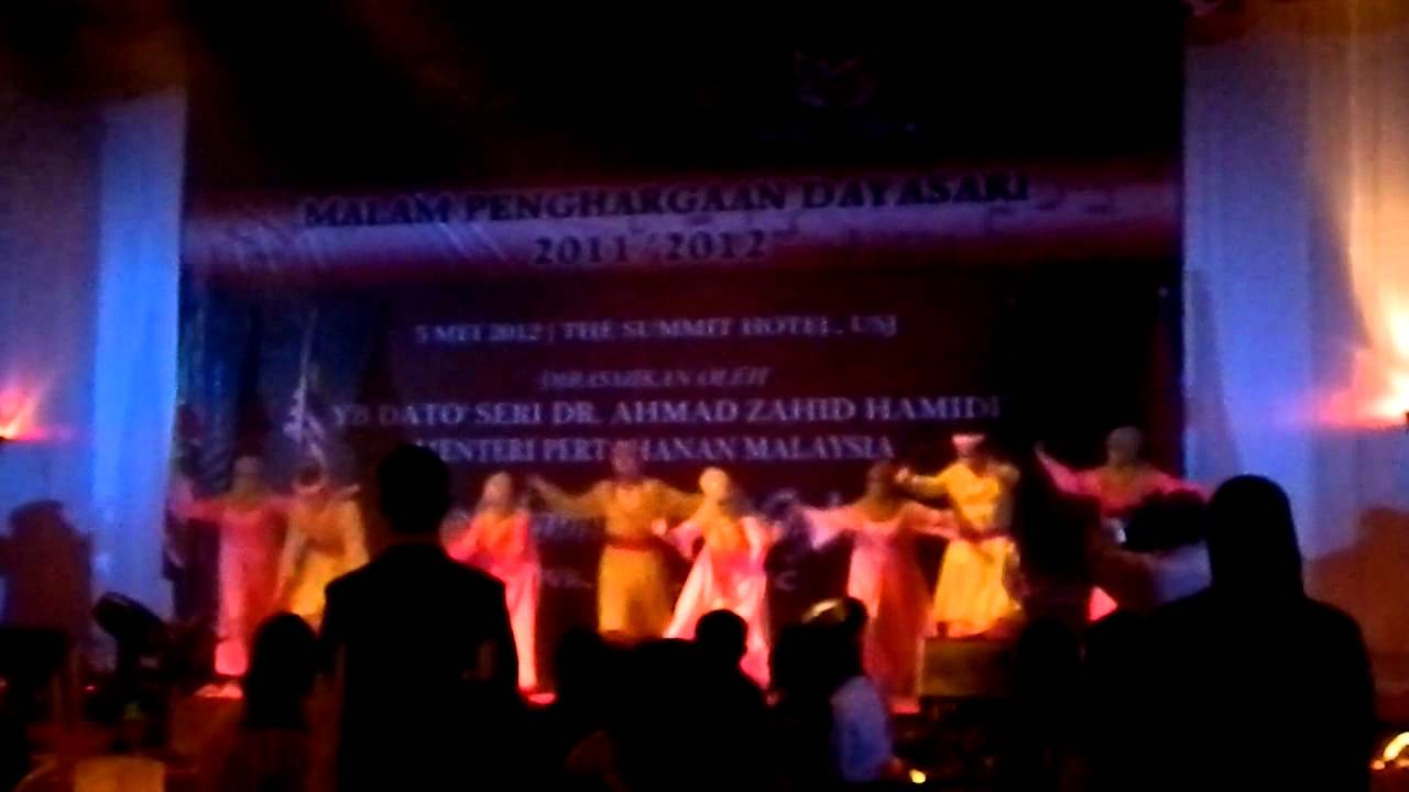 Tarian Samrah Sahabat Gua by GEMA NUSANTARA KK5 UM @MPD 2012 - YouTube