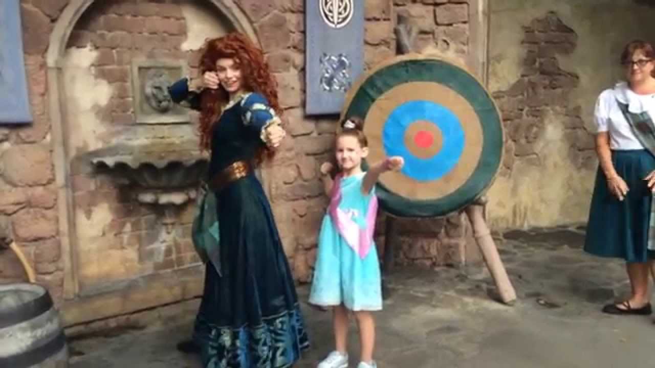 Merida Meet & Greet at Magic Kingdom in Disney World - YouTube