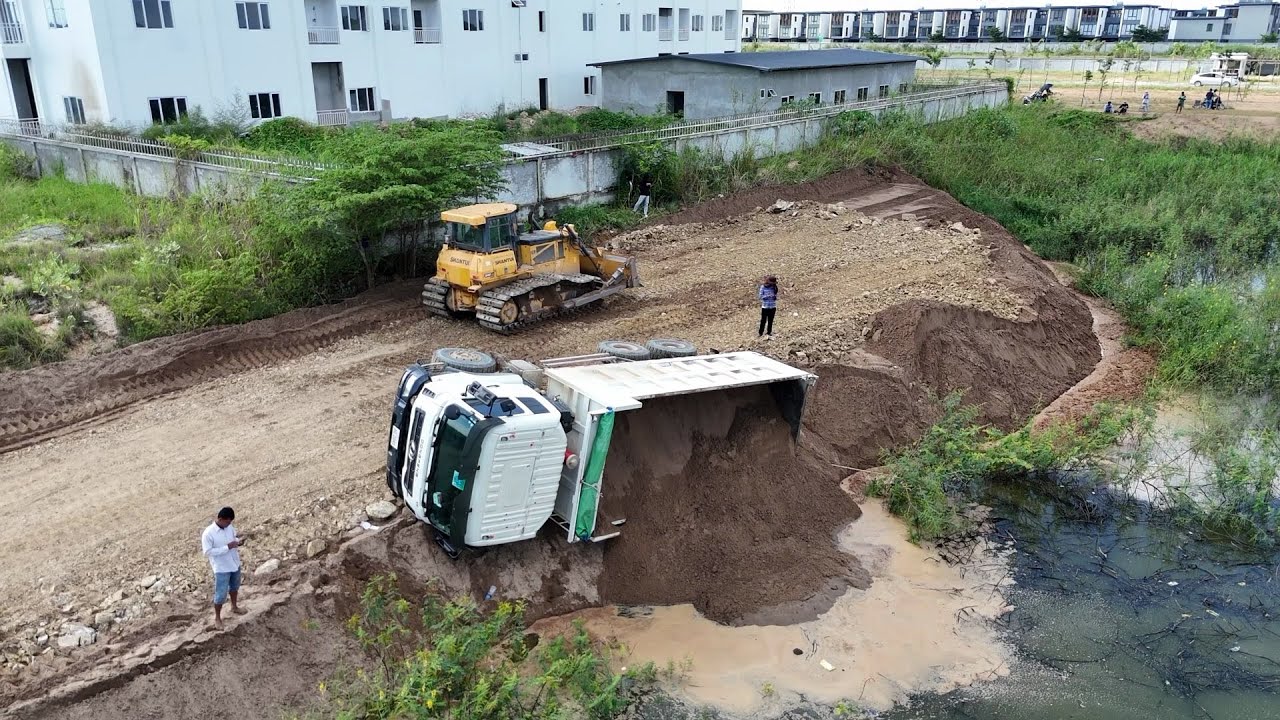 Epic Fail!!! DONGFENG TRUCKS CAUGHT IN WILDEST ACCIDENTS WHILE ...