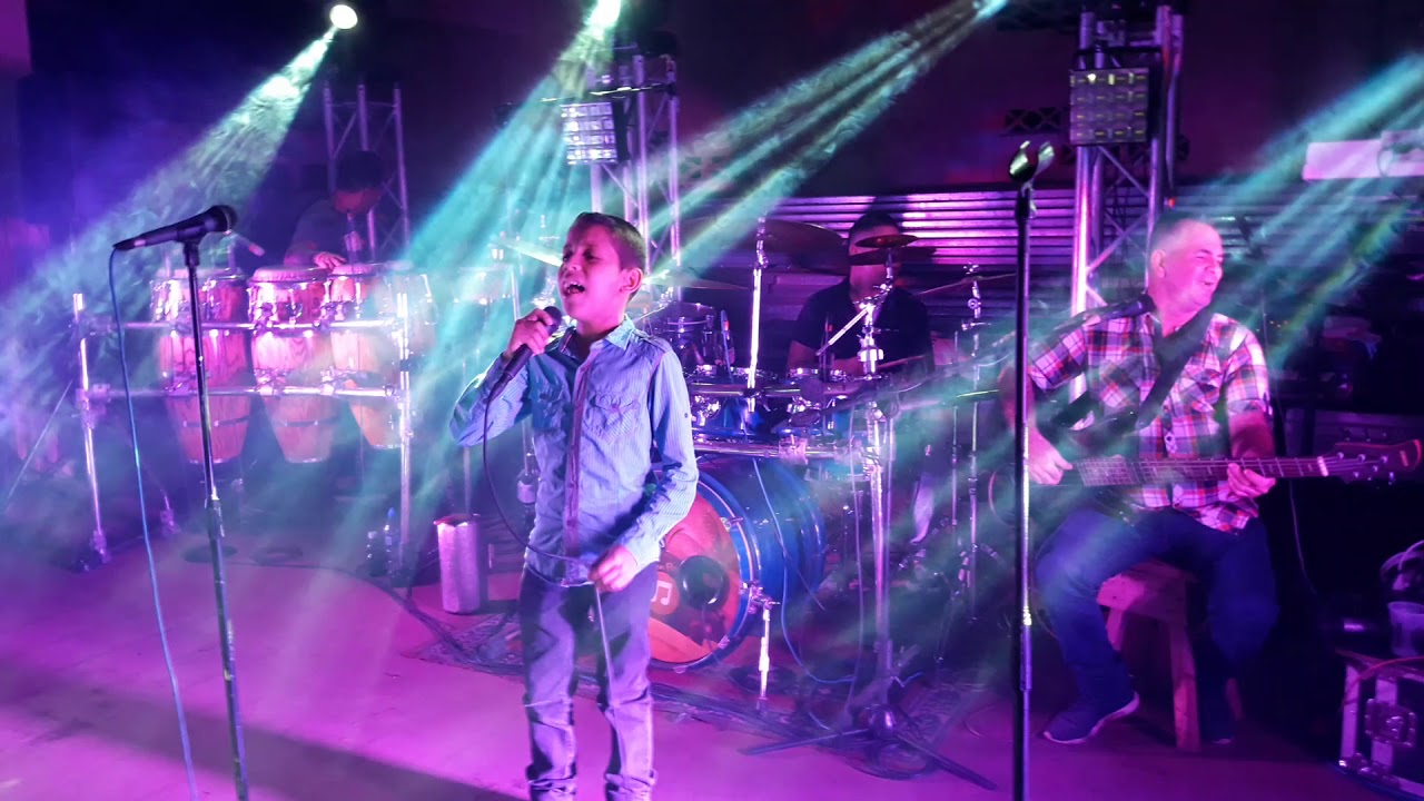 Justin Arias Ft. Los Navegantes En Vivo 2018 - YouTube