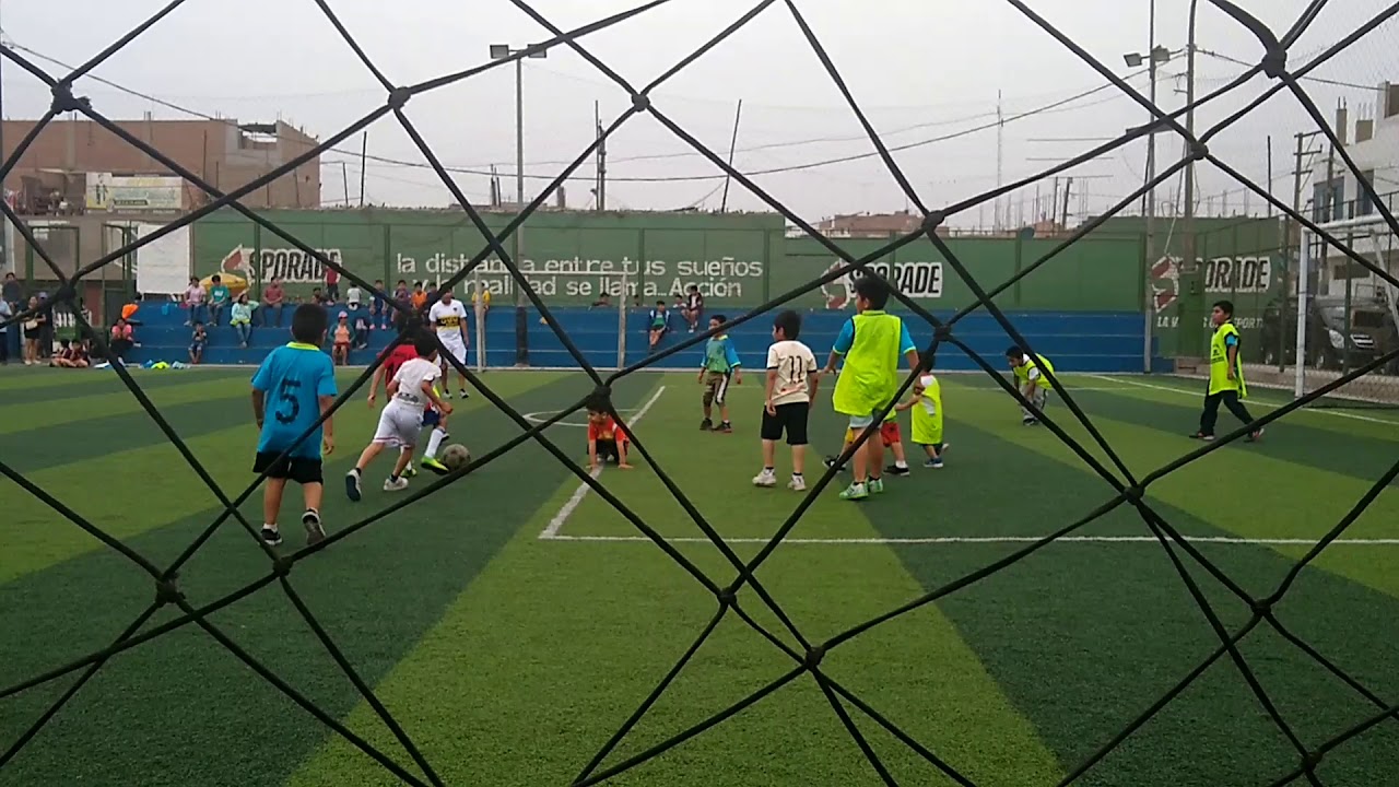 Sebitas jugando - YouTube