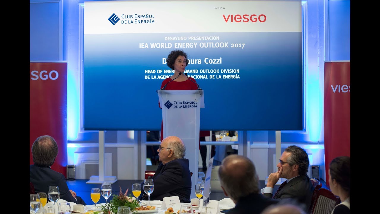 WORLD ENERGY OUTLOOK 2017 con Laura Cozzi, Head of Energy Demand ...