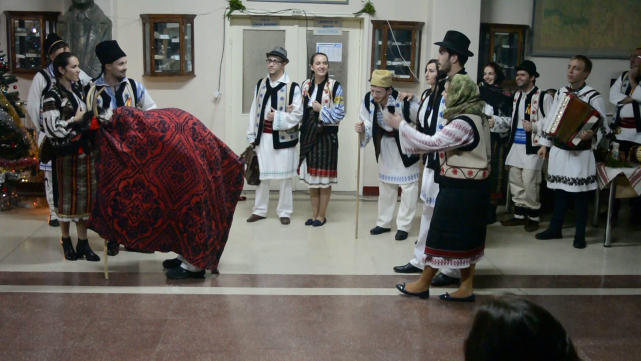 Capra - Colinde, datini și obiceiuri de Crăciun și Anul nou - 2015 ...