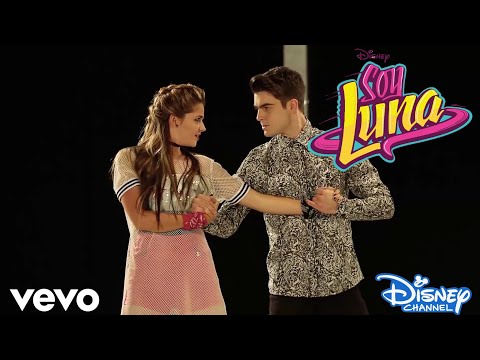 Benicio y Emilia Patinan Cómo Me Ves (Reversión Slider) | Momento Musical | Soy Luna 3