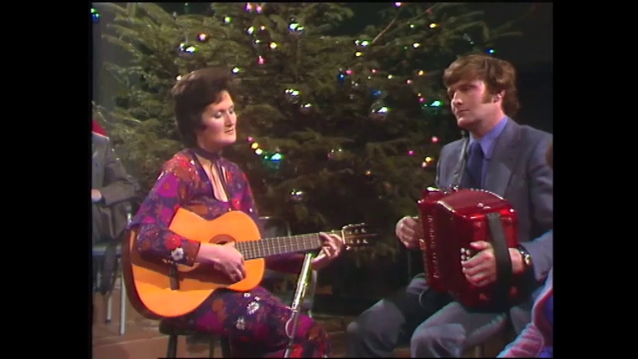 An Ciarraíoch Mallaithe (The Cursed Kerryman) - Máire & Seamus Begley ...