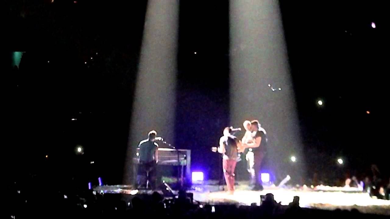 Coldplay - Green Eyes live @ Boston TD Garden 7/30 - YouTube