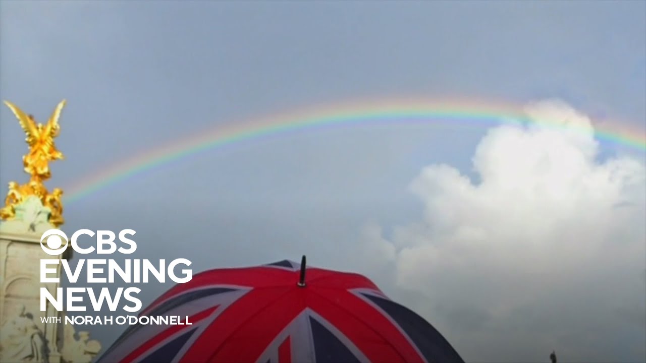 Double rainbow appears over Buckingham Palace - YouTube