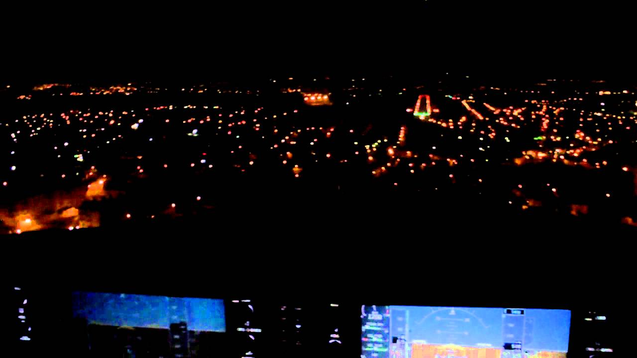 C172 G1000 Night Landing - LPCS, Portugal - YouTube