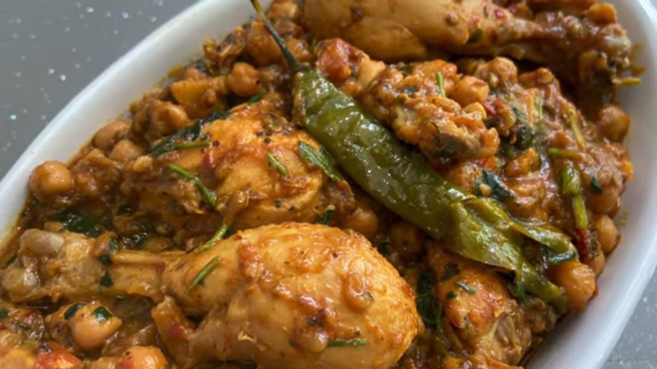 Murgh Cholay | Chicken and Chickpea Curry | Cholay | SIMPLE & QUICK TO ...