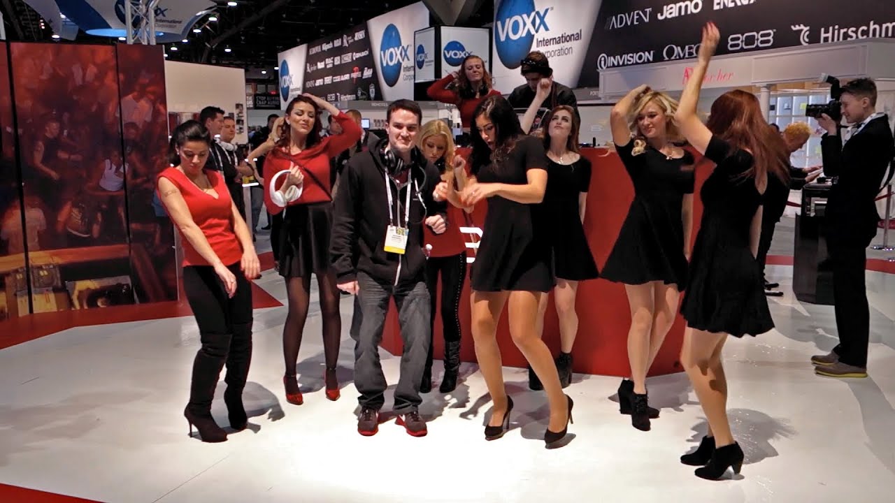 My friend Mike came to CES 2014 - YouTube