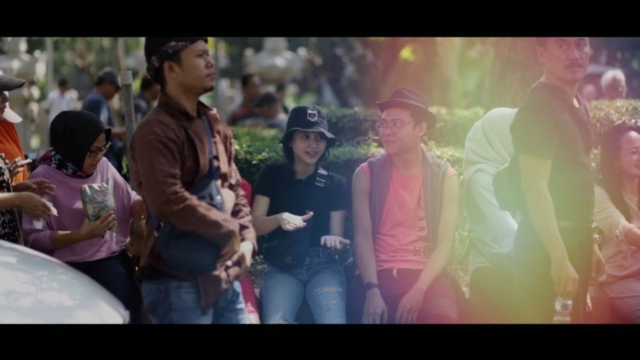 Flashmob Cewek Cantik Gugur Gunung Bareng Koko Tole - YouTube