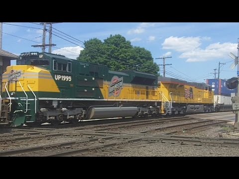 UP 3839 w/ UP 1995- C&NW Heritage Unit! West Chicago, IL - YouTube