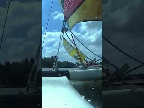 Big #fail derrière #dessalage de #catamaran #navigation par temps fort #vent