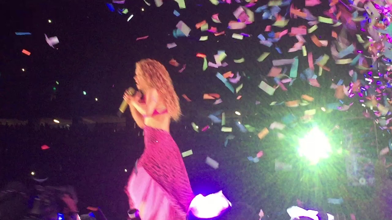 Shakira La Bicicleta El Dorado World Tour Porto Alegre - YouTube