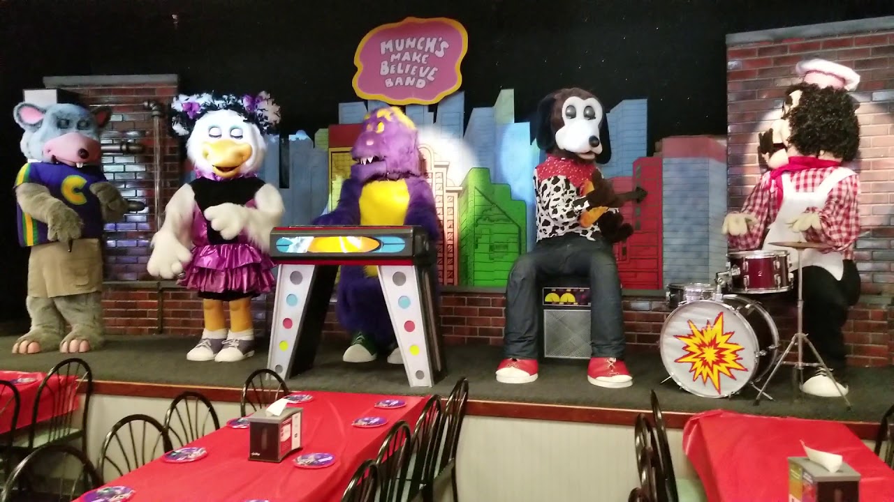 Chuck E Cheese's in Edison, NJ "Because We're Friends" Show 5 2018 ...