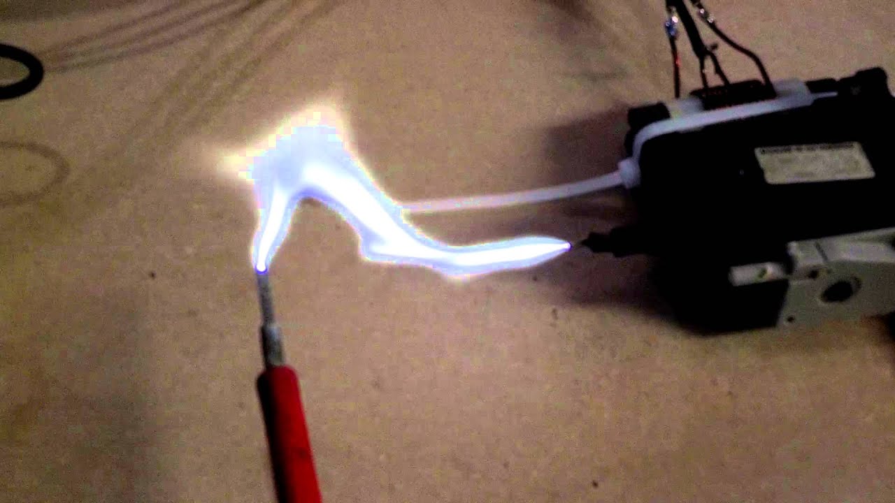 ZVS driver very first test - YouTube