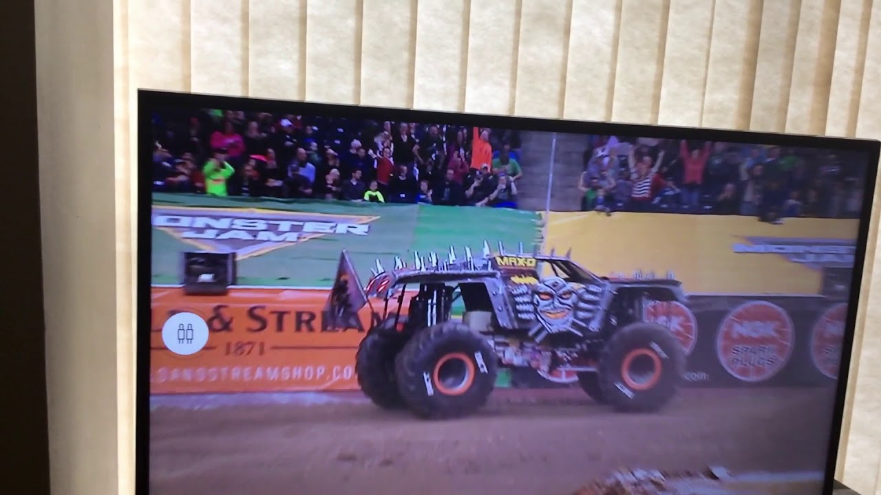 Monster jam Detroit mi 2016 FS1 series max d freestyle - YouTube
