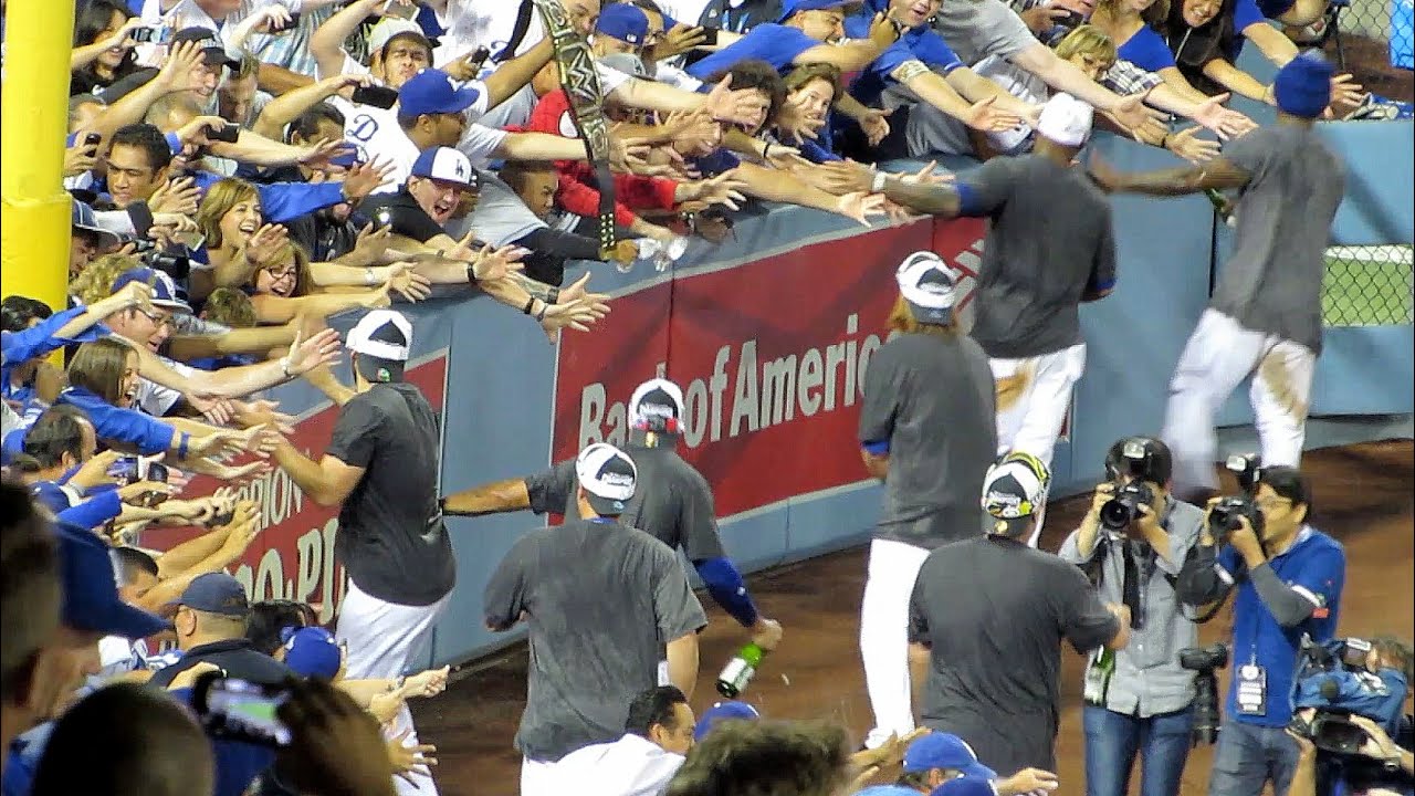 Dodgers Run Around Field Celebrating Tonight 9-24-14 - YouTube