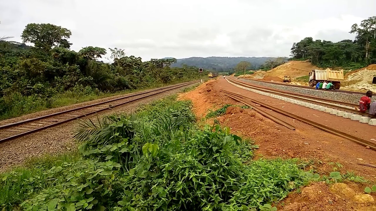 Le train du gabon précisément a lastourville cameraman (derick) - YouTube