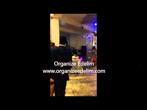 Düğün de dansöz gösterisi