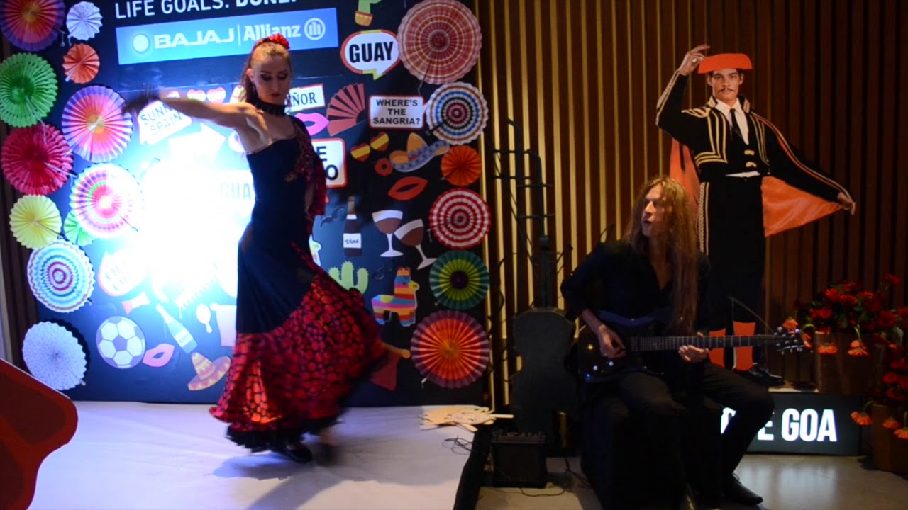 Spanish hostess in India & Goa - YouTube