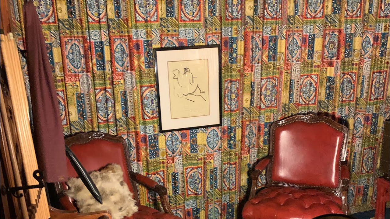 Elvis Presley’s Haunted pool table room watch this 👻 Spooky ,it’s at ...