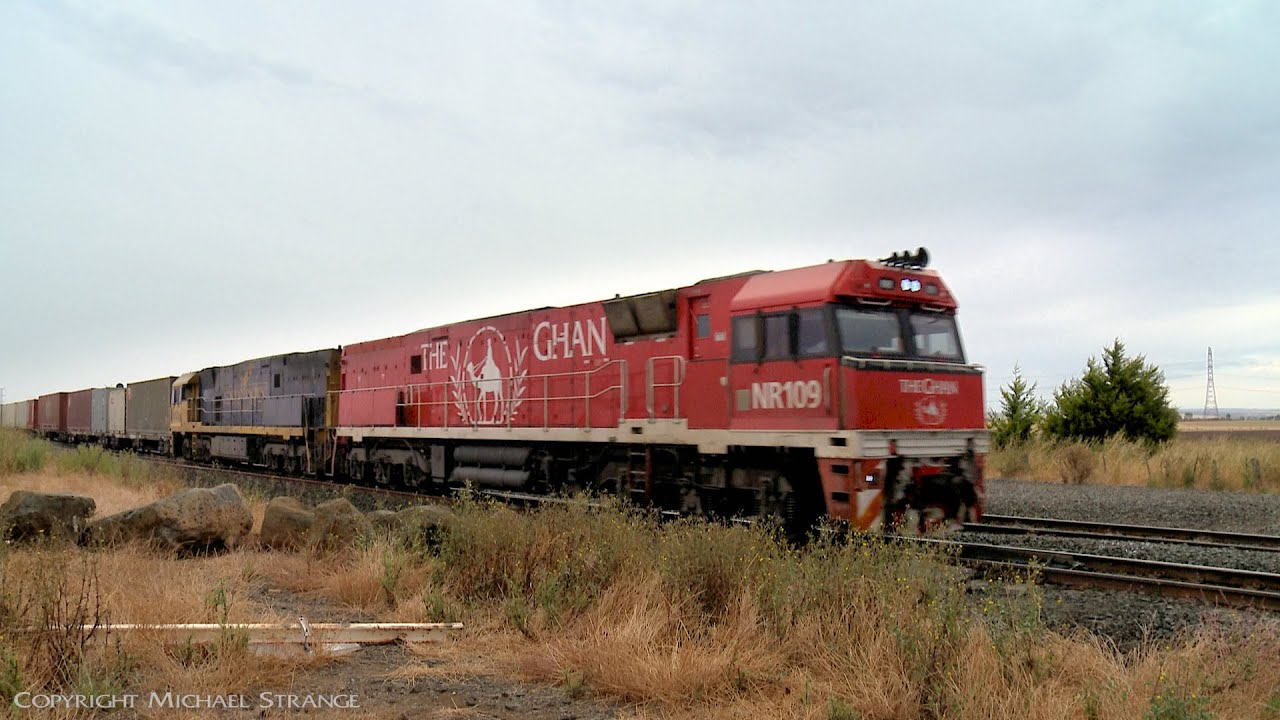 7AM5 Pacific National Container Freight Train (19/12/2021) - PoathTV Australian Railways - YouTube