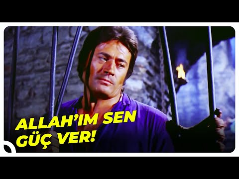 Battal'ın Demiri Bükme Sahnesi | Battal Gazi Destanı Cüneyt Arkın Türk Filmi