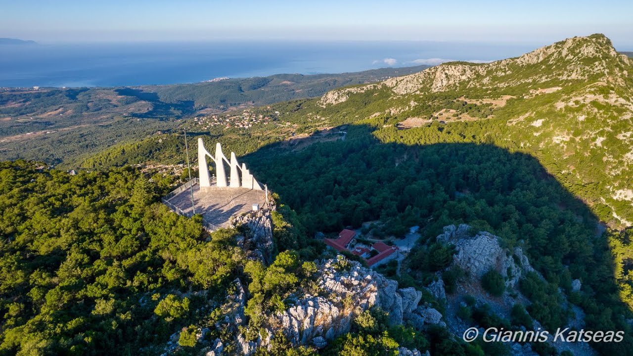 Το μνημειο στο Ζαλογγο της Ηρωικης θυσιας των Σουλιωτισσων - YouTube