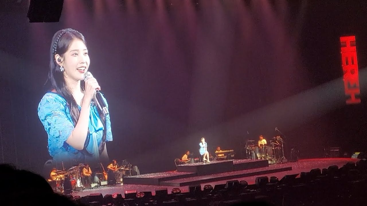 IU 'Strawberry moon' (20240407 IU H.E.R.WORLD TOUR CONCERT IN Taipei ...