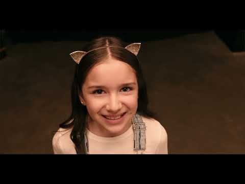 Paty Cantú - A La De Lú (Video Oficial)