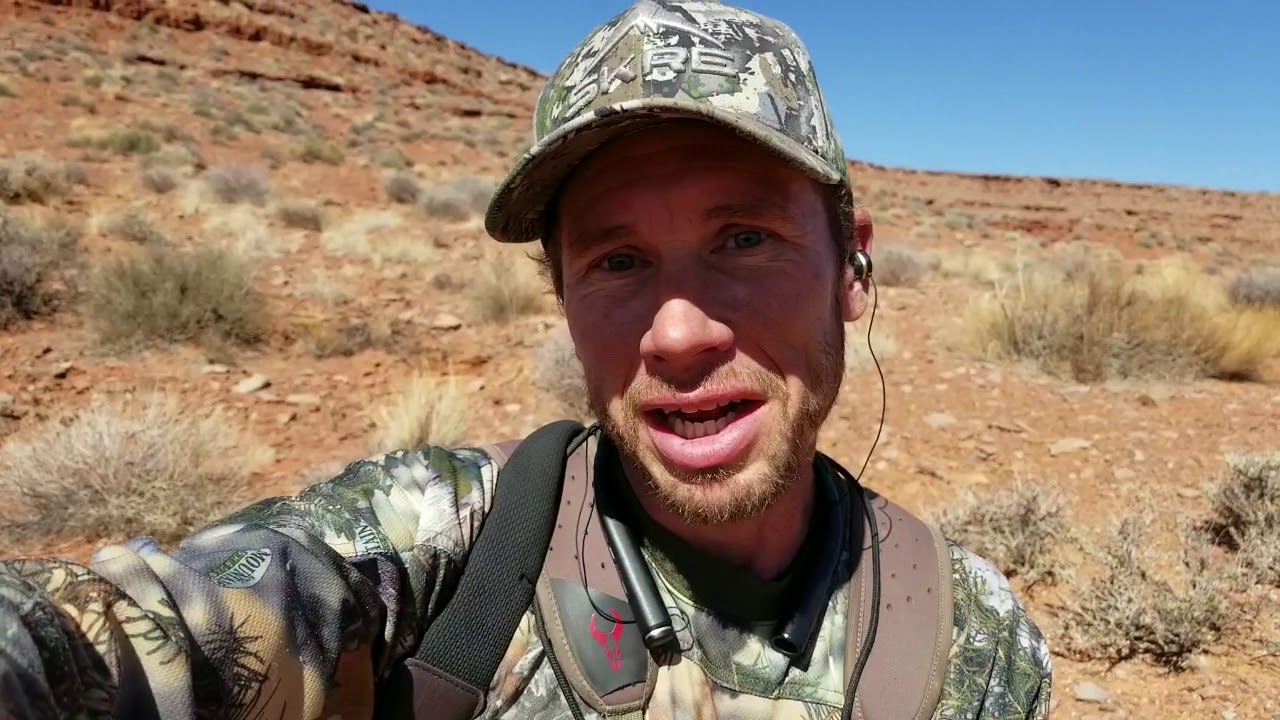 Muzzle loader hunt Big desert Mule deer - YouTube