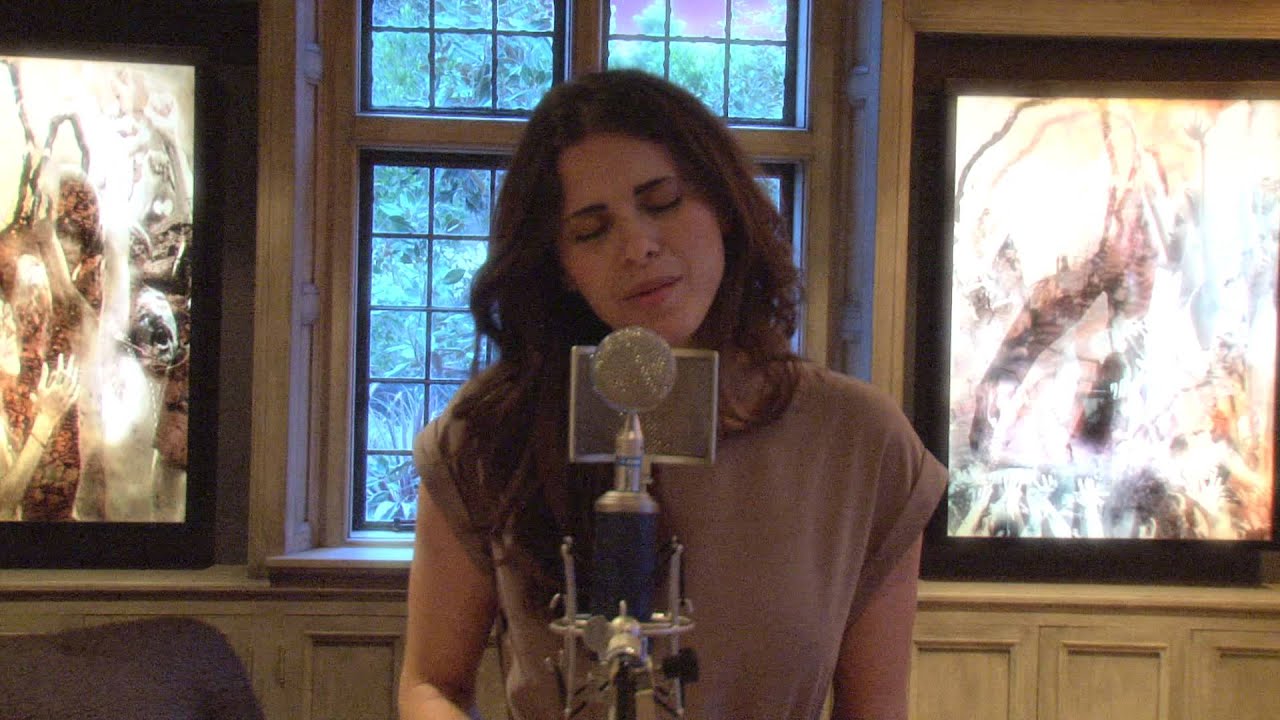 Diamonds (Rihanna cover) by Jessica Fine - YouTube