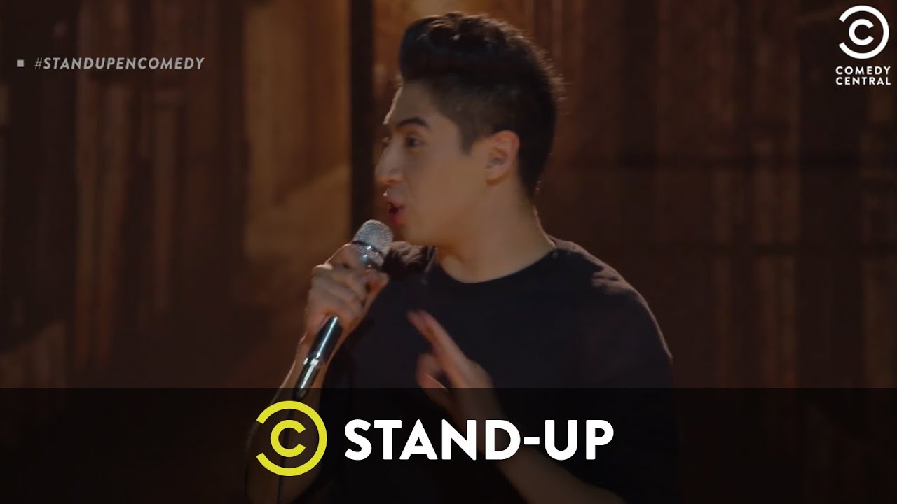 Daniel Sosa @ #StandUpEnComedy - YouTube