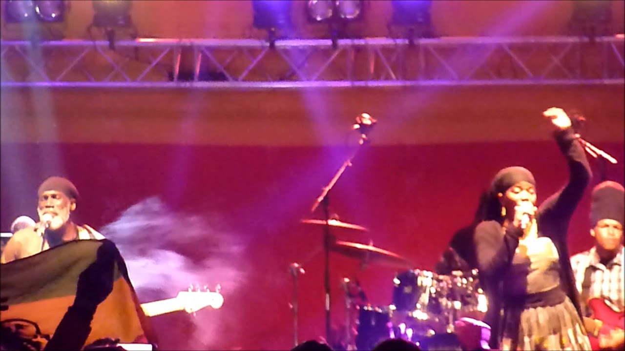 Dezarie live @ Rastaplas festival 13 07 2019 - YouTube