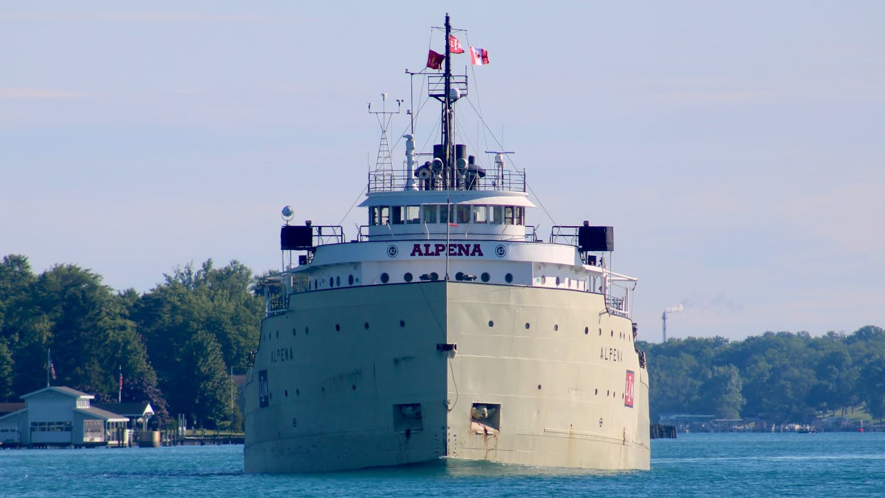 Oldest Great Lakes Freighter Alpena - YouTube