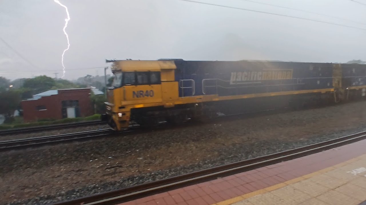 NR40 and NR92 with intermodal through Woodbridge - YouTube