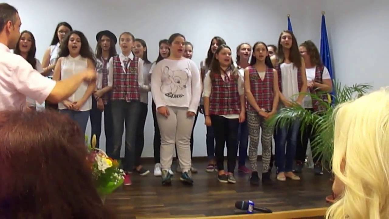 CORUL DE COPII DE LA SCOALA 178 - YouTube