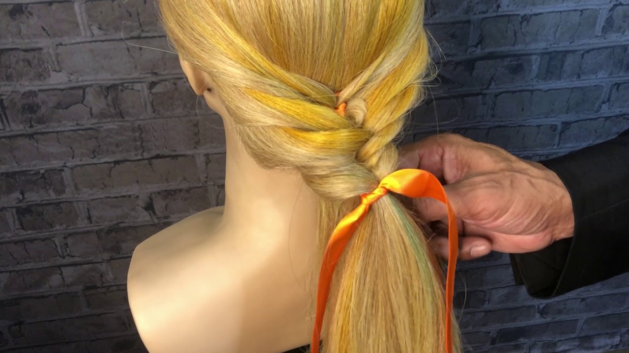 COOL BRAID HOW-TO: Sam Villa Demos a New Braiding Technique - YouTube
