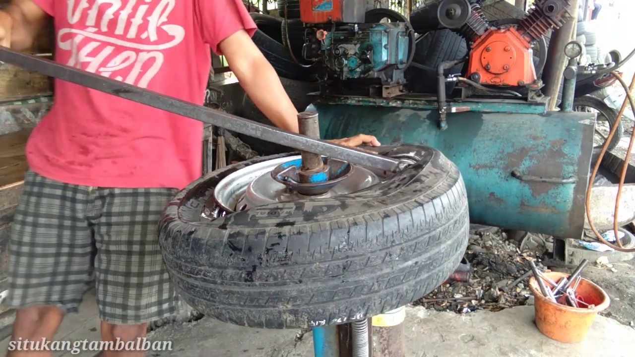 Cara Aman Pasang Ban Dalam Mobil - YouTube