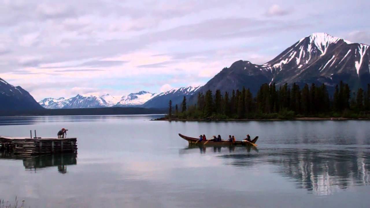 Tlingit Canoe at Lake Atlin, BC - YouTube