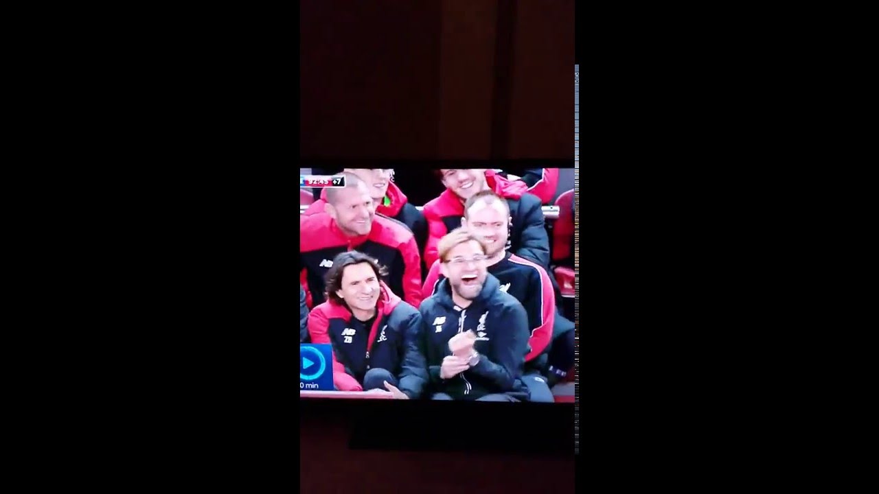 Jurgen Klopp laughing at Lucas shot v Everton - YouTube